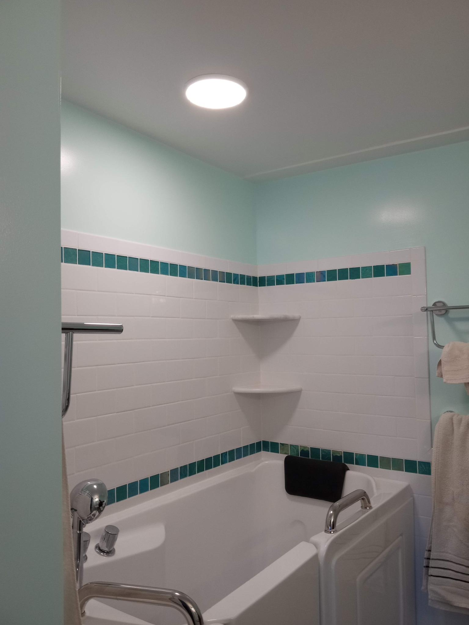 Seroy, Inc.: Walk-In Tubs